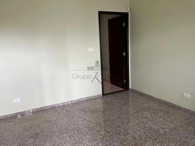 Casa Jardim das Indústrias 3 Dormitórios 135m²