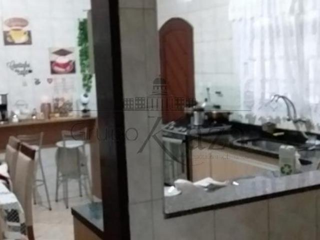 Casa Jardim Del Rey 4 Dormitórios 200m²