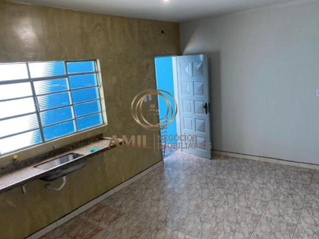 Casa / Jardim Emília / 03 dormitórios / 220m²/ Jacareí