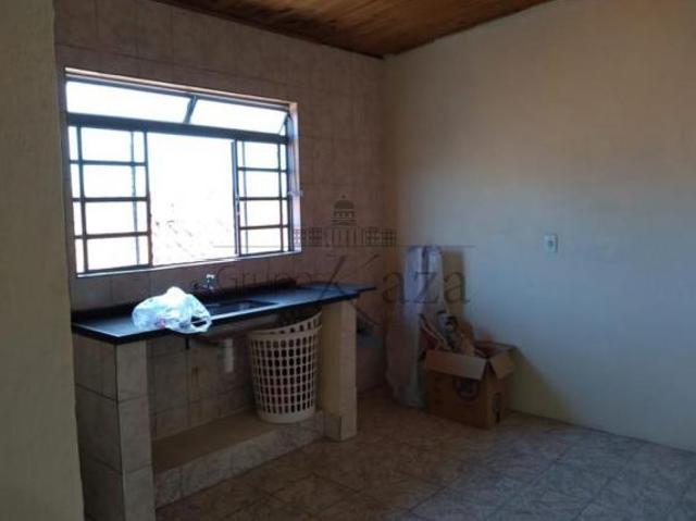 Casa Jardim Emilia Jacareí 3 Dormitórios 125m²
