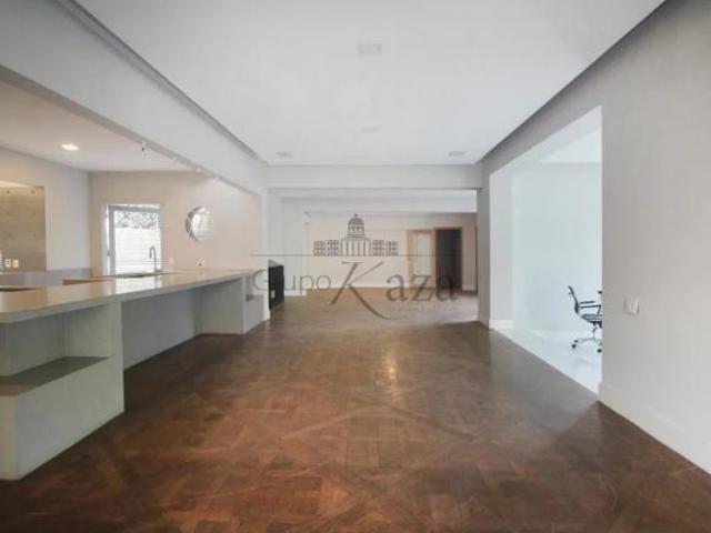 Casa Jardim Europa 4 Suítes 320m²