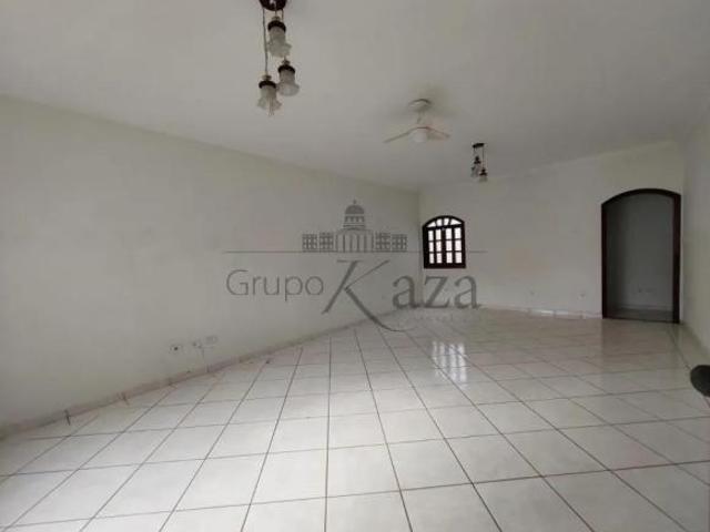 Casa Jardim Flórida Jacareí 3 Dormitórios 300m²