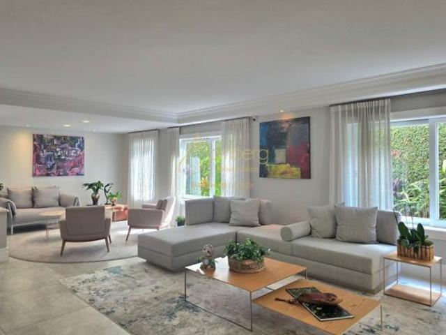 CASA JARDIM GUEDALA COM 4 DORMITÓRIOS