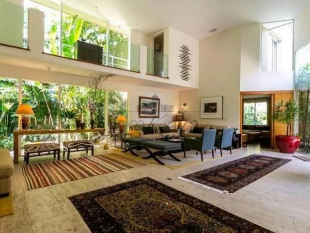 Casa Jardim Guedala 4 Dormitórios 878m²