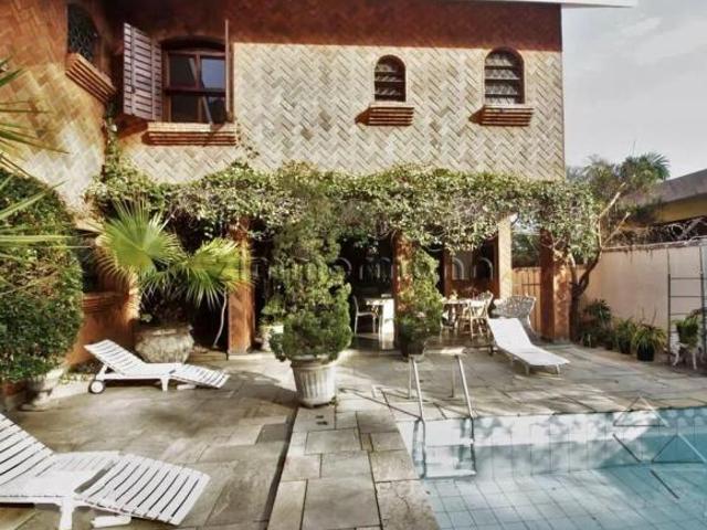 CASA JARDIM GUEDALA 6 DORMITÓRIOS 4 SUÍTES 9 VAGAS