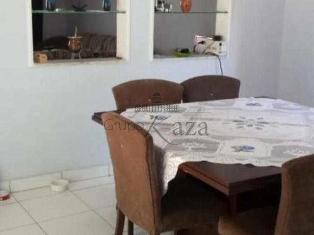 Casa Jardim Imperial 4 Dormitórios 248m²