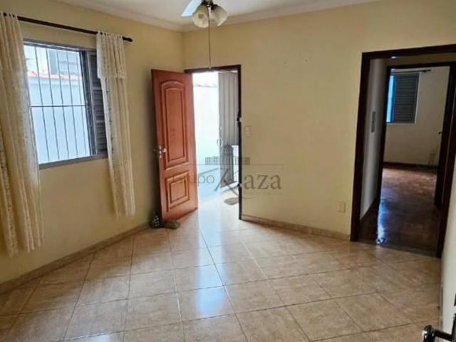 Casa Jardim Ismênia 4 Dormitórios 153m²