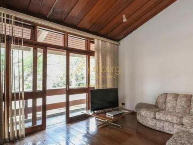 CASA JARDIM LEONOR COM 5 DORMITORIOS