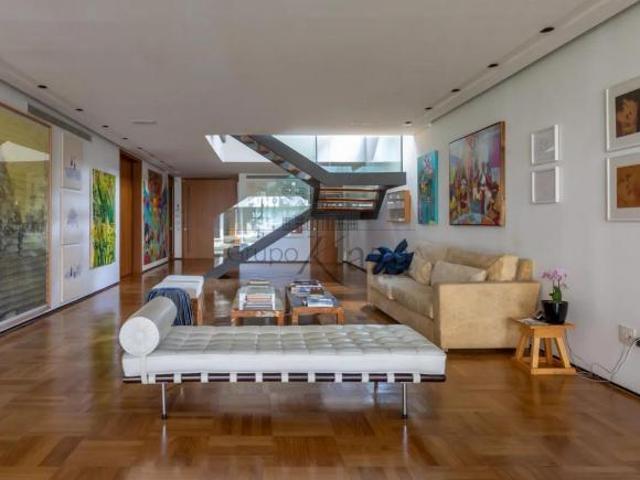 Casa Jardim Luzitânia 3 Suítes 500m²