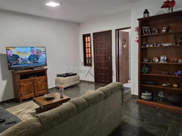 Casa Jardim Nova Flórida São José dos Campos 2 Dormitórios 170m²