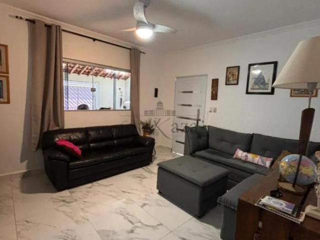 Casa Jardim Nova República 2 dormitórios reformada