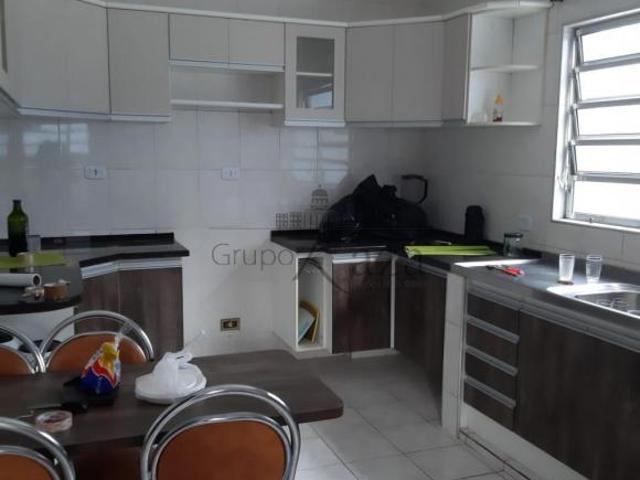 Casa Jardim Olímpia 4 Dormitórios 200m²