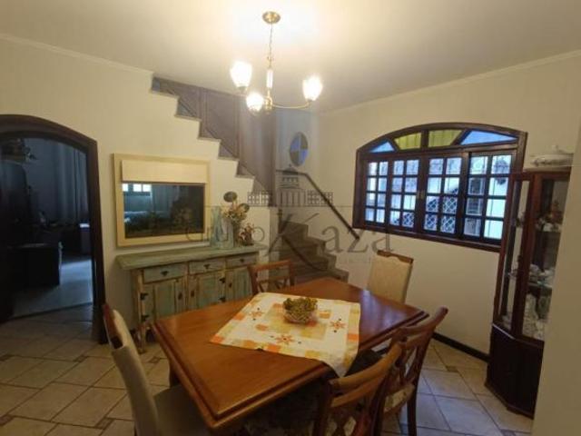 Casa Jardim Oswaldo Cruz 4 Dormitórios 300m²