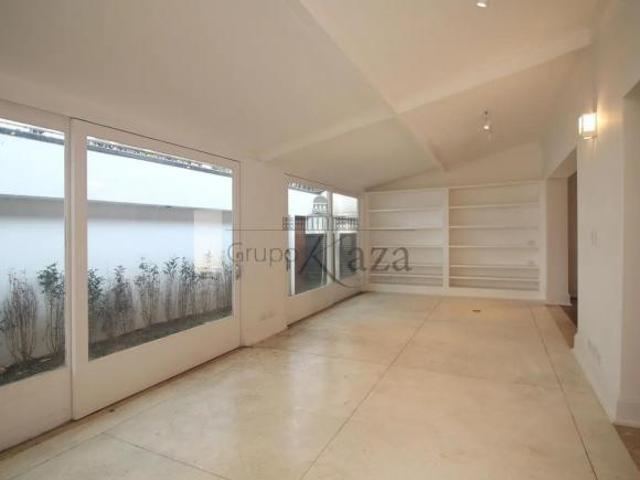 Casa Jardim Paulista 3 Dormitórios 380m²