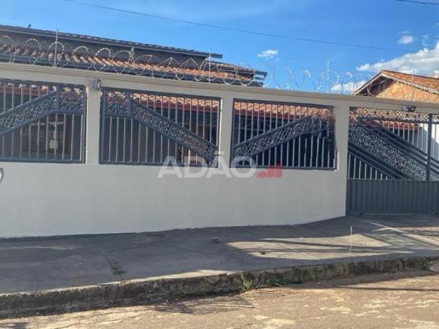 CASA JARDIM PETROPOLIS Casa de Rua com 3 Quarto s por R$ 950000.00 no setor Residencial Petrópolis
