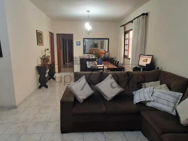 Casa Jardim Santa Maria Jacareí 3 Dormitórios 211m²