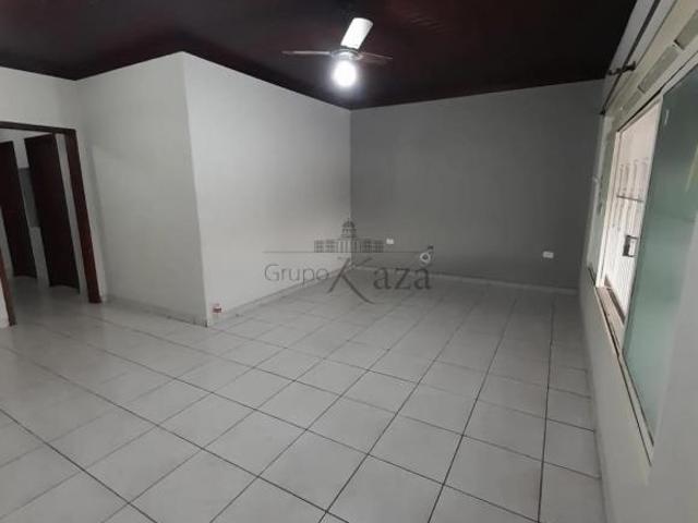 Casa Jardim Santa Maria Jacareí 4 Dormitórios 300m²