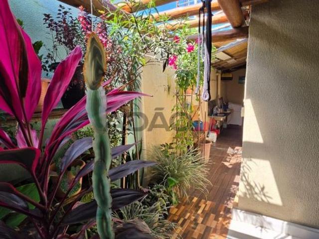 CASA JARDIM SANTO ANTONIO Casa de Rua com 5 Quarto s por R$ 550000.00 no setor Vila Santo Antônio