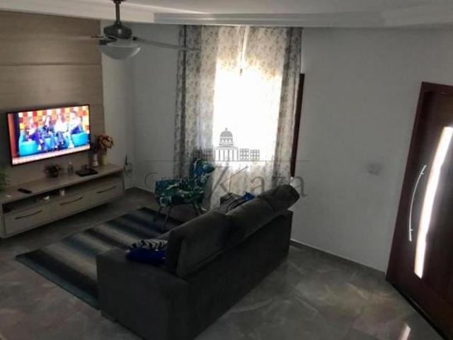 Casa Jardim San Rafael 4 Dormitórios 160m²