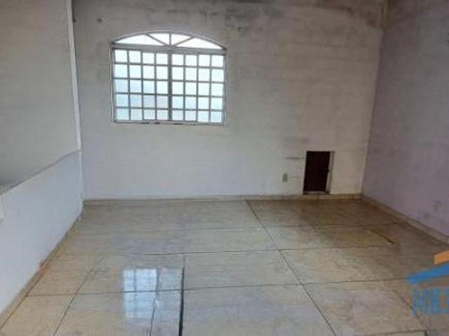 Casa Jd. Roberto 02 dormitórios e com 2 vagas
