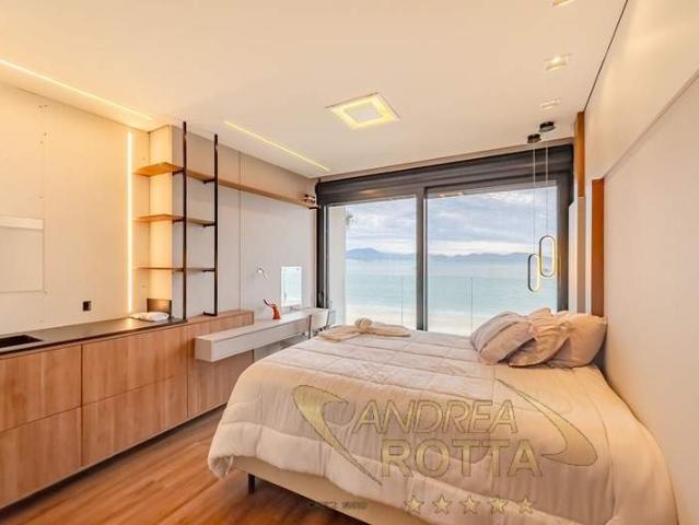 Casa luxo 4 suítes FRENTE MAR para 12 pessoas Pereque Porto Belo