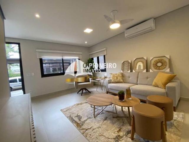 Casa luxuosa à venda em Juquehy, 4 suítes a 500 m da praia