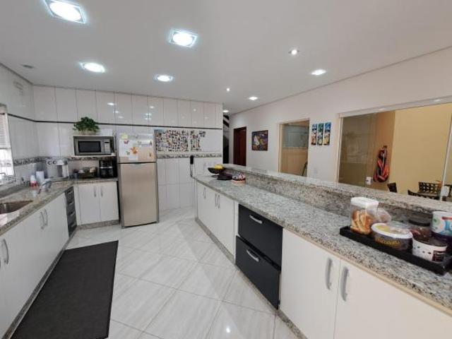 Casa luxuosa em condomínio à venda em Valinhos SP, no Condomínio Residencial Mirante do Lenheiro: 3
