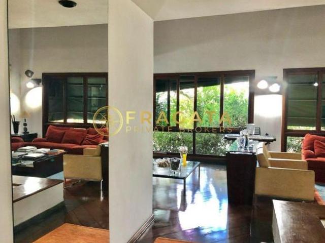 Casa Luxuosa no Alto de Pinheiros São Paulo, com 411m² com 4 quartos, sendo 2 suítes | garagem p