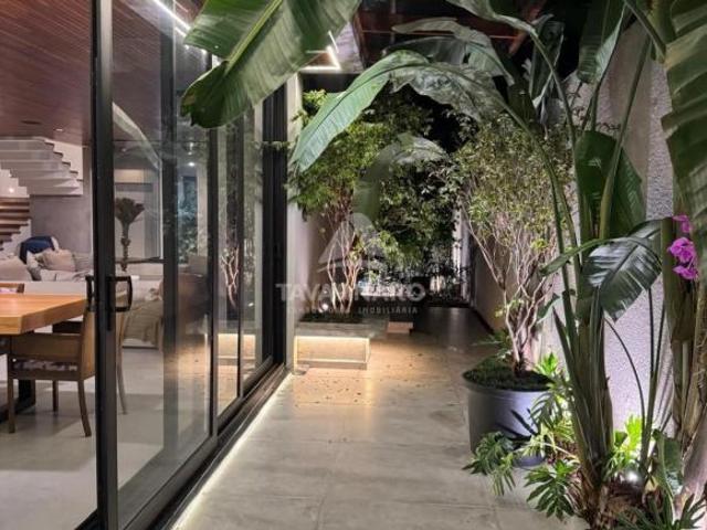 CASA LUXUOSA PARA VENDA NO CONDOMÍNIO GARDEN PARK