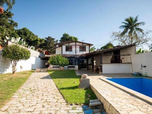 Casa Luxuosa Reformada em Perequê, Ilhabela