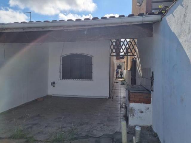 Casa lado praia 300 metros do mar no Suarão em Itanhaém