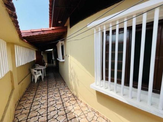 CASA LADO PRAIA EM LOCALIZAÇÃO PRIVILEGIADA Á VENDA NA PRAIA DE MONGAGUÁ