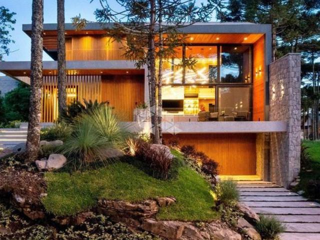 Casa Las Piedras, 04 suítes no Condomínio Fechado Aspen Mountain, com 618m² privativos