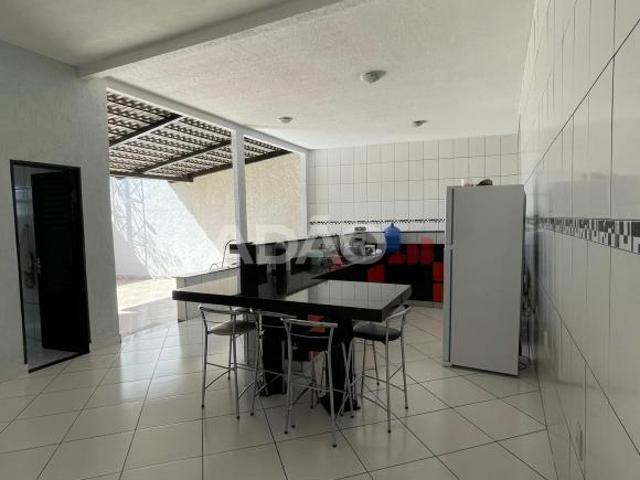 Casa Leste Universitário Casa de Rua com 3 Quarto s por R$ 400000.00 no setor Setor Leste Universit