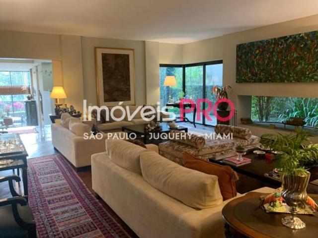 Casa linda no Alto da Boa Vista, com muito lazer e espaço
