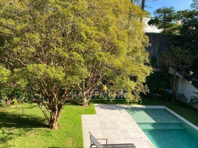 Casa à Venda Jardim Guedala | 500m² A.C. | 3 Suítes | 3 Vagas