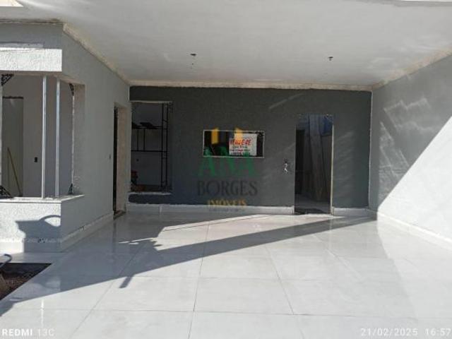 Casa linda a venda em condomínio