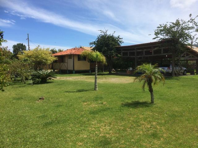 Casa linda! com terreno amplo, em lugar lindo, pronta para morar