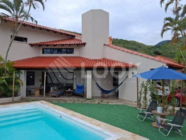Casa linda com Arquitetura diferenciada
