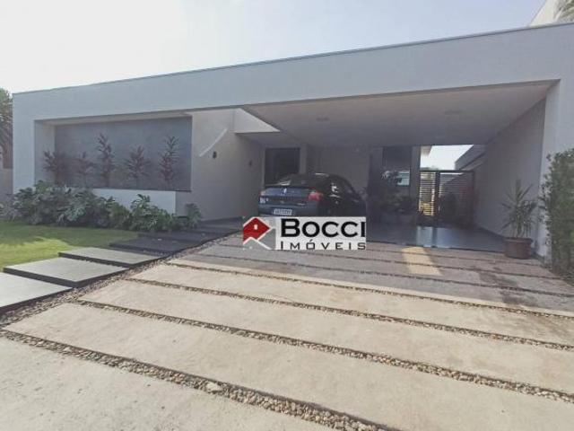 Casa linda, com projeto diferenciado, piscina e 3 suítes no Eco Bella Vista!