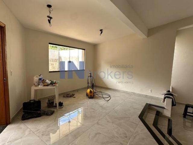 Casa Linda e Espaçosa com Edícula à Venda no Jardim da Serra, Jundiaí SP 3 Quartos, 1 Suíte, 3 Sala