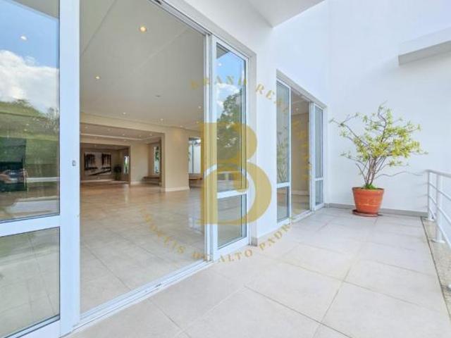 Casa Linda em meio a Natureza, com 480 m², 4 suítes e 11 vagas à venda no bairro Tremembé