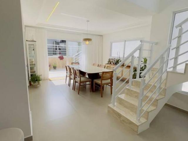 Casa Linda em Alphaville Reformada R$2.500.000,00 Estuda Permuta
