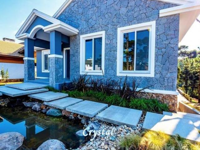 Casa Linda em Condomínio Privado 4 Suítes Amplas