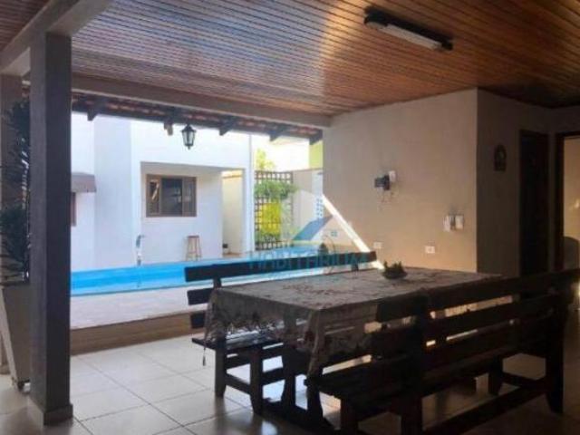 Casa Linda em Guaratuba 03 quartos suite 04 vagas aceita permuta ótima localização