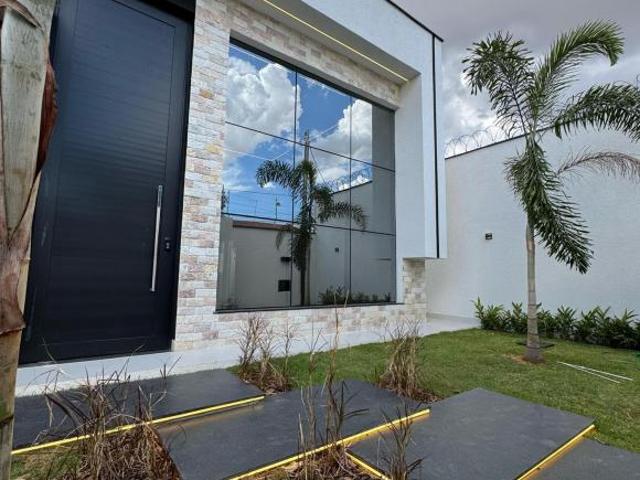 Casa linda jardim atlântico Casa de Rua com 4 Quarto s por R$ 1700000.00 no setor Jardim Atlântico