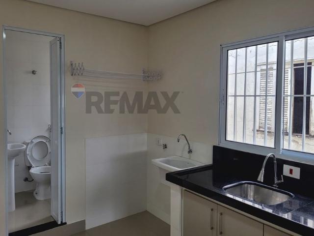 Casa linda, recém reformada com 2 dorms