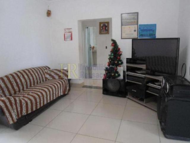 CASA LINDA TRÊS QUARTOS