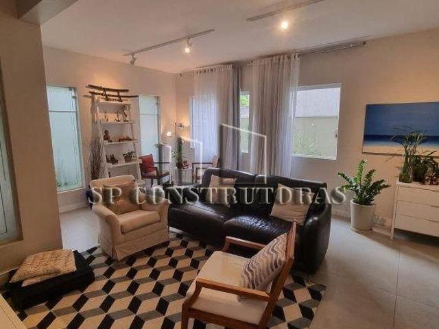 Casa Linda – 4 WC – 4 Dorms – 2 Suites – 2 Vagas – 184m2
