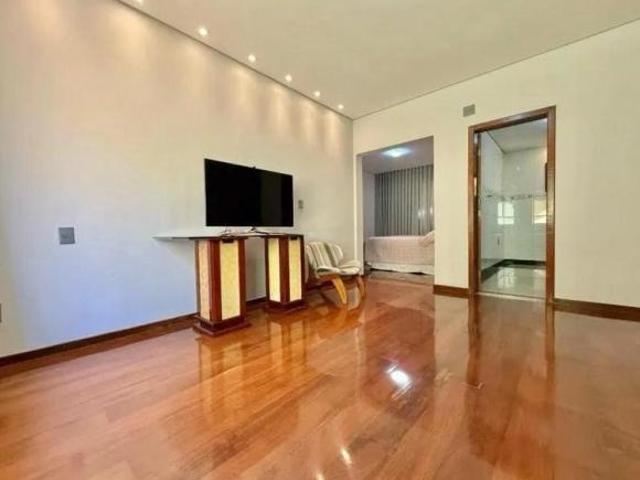 CASA LINEAR | 04 QUARTOS | 02 SUITES | 03 BANHEIROS | 04 VAGAS BAIRRO SERRANO